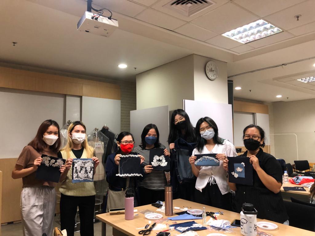 Beading Workshop with Torenda and JF Art School – BNSD Fashion